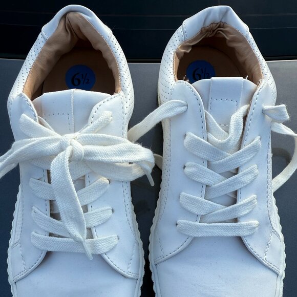 Steve Madden | Shoes | Steve Madden Toliver White Sneakers Womens 65 ...